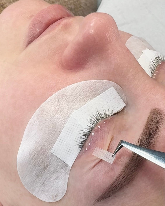How to Master Lash Pad and Eyelash Tape Use